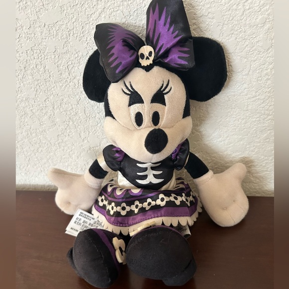 Disney | Toys | Minnie Mouse Halloween Stuffed Animal | Poshmark